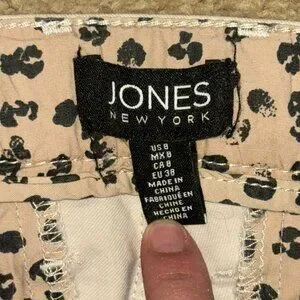 Jones New York | Shorts | Nwt Tan Jones New York Relaxed Fit Mid Rise ...